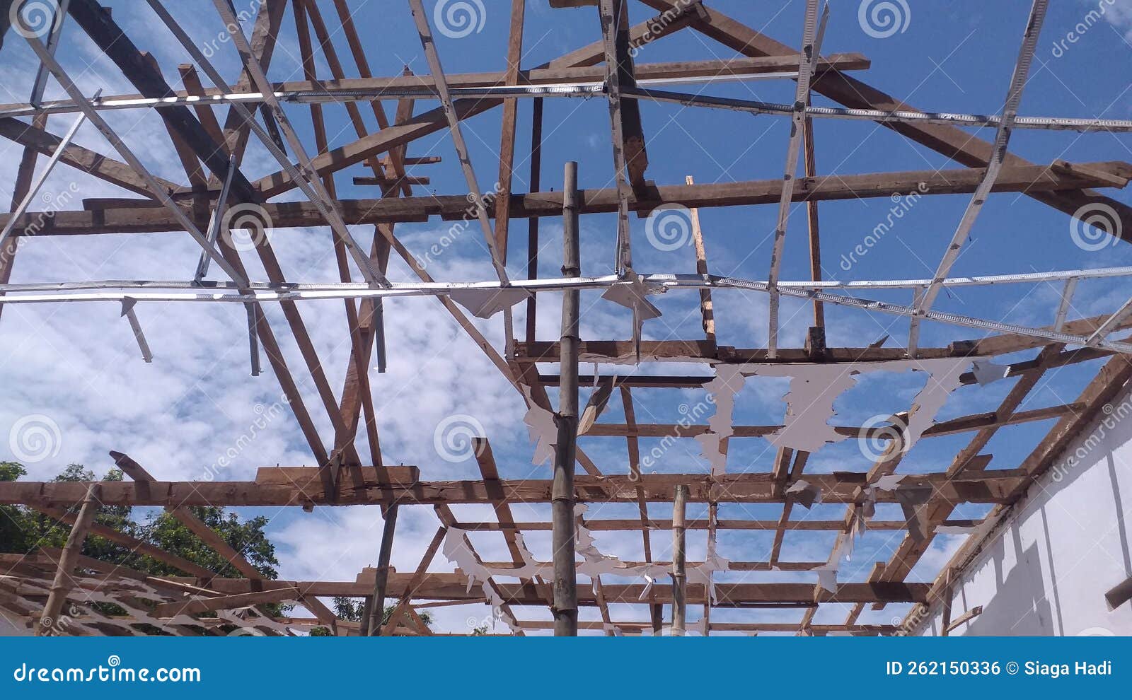 Collapsed Building Framework Stock Photo - Image of frame, demo: 262150336
