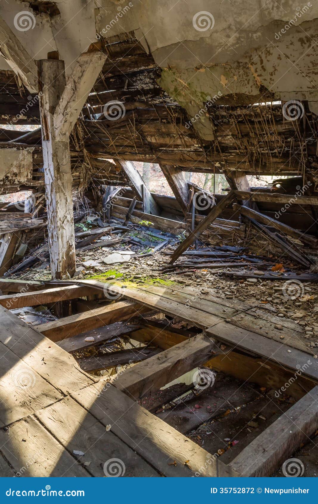 Collapsed ceiling stock photo. Image of cloudy, decay - 35752872
