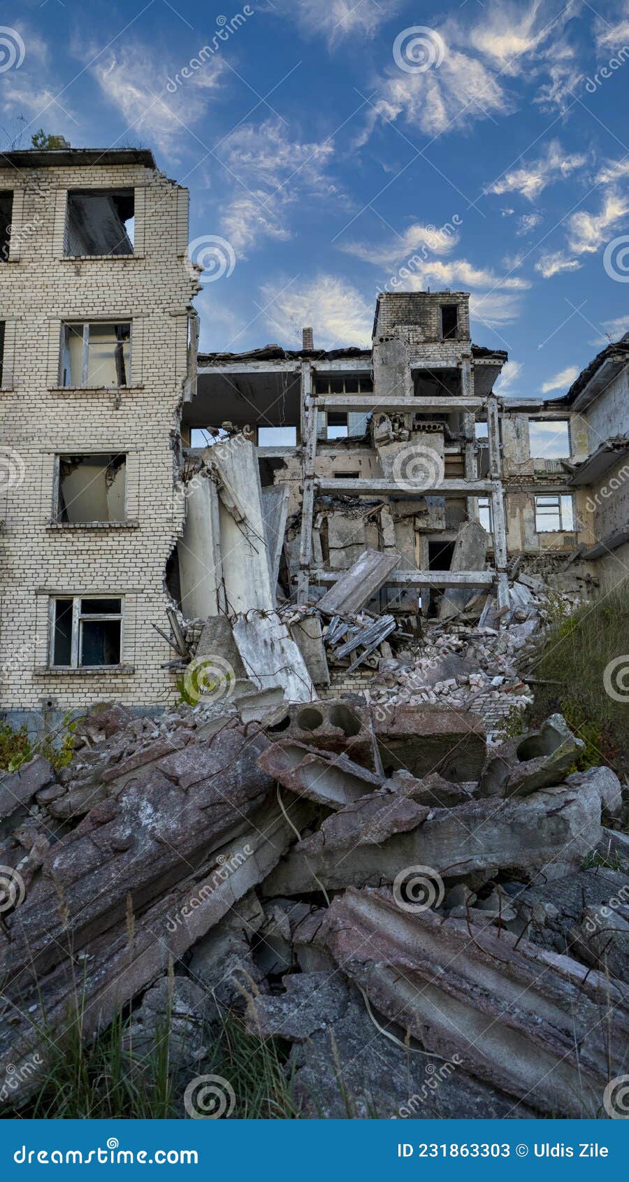 Collapsed Large Building after Disasted Collapsed Exposing Eartquake ...