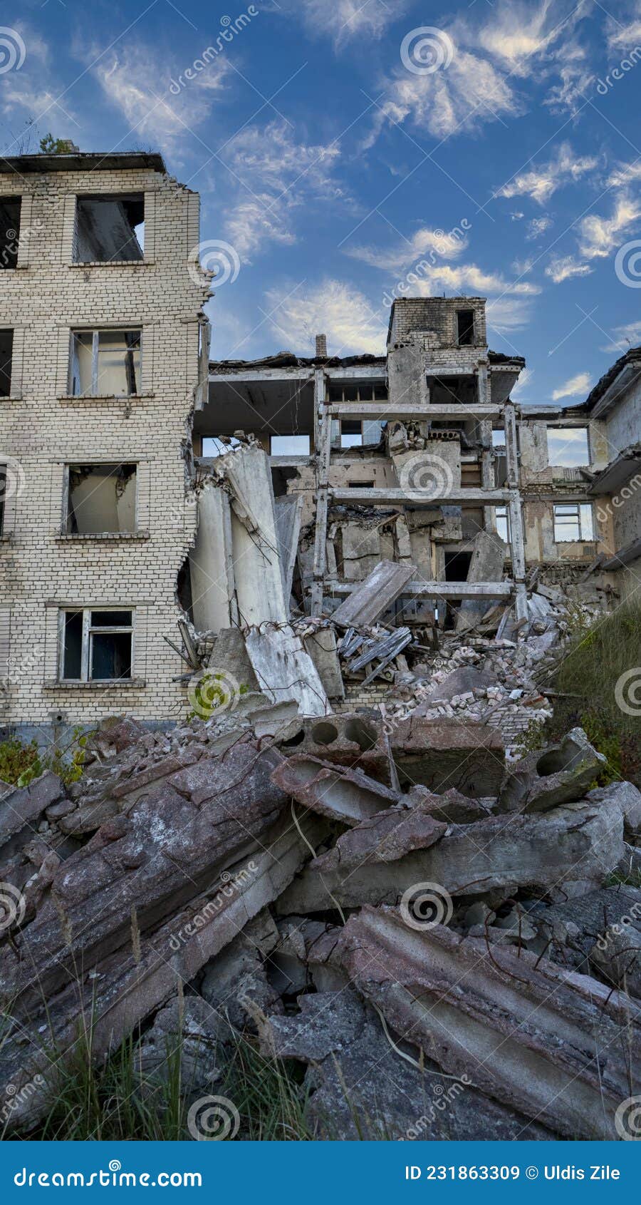 Collapsed Large Building after Disasted Collapsed Exposing Eartquake ...