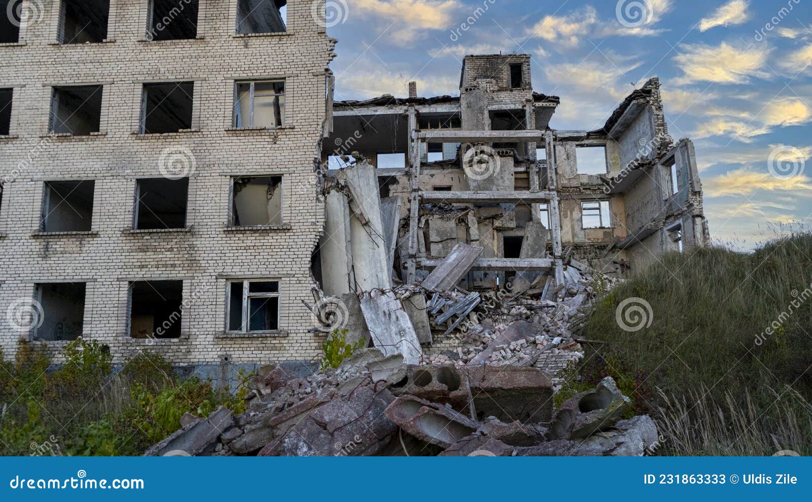 Collapsed Large Building after Disasted Collapsed Exposing Eartquake ...