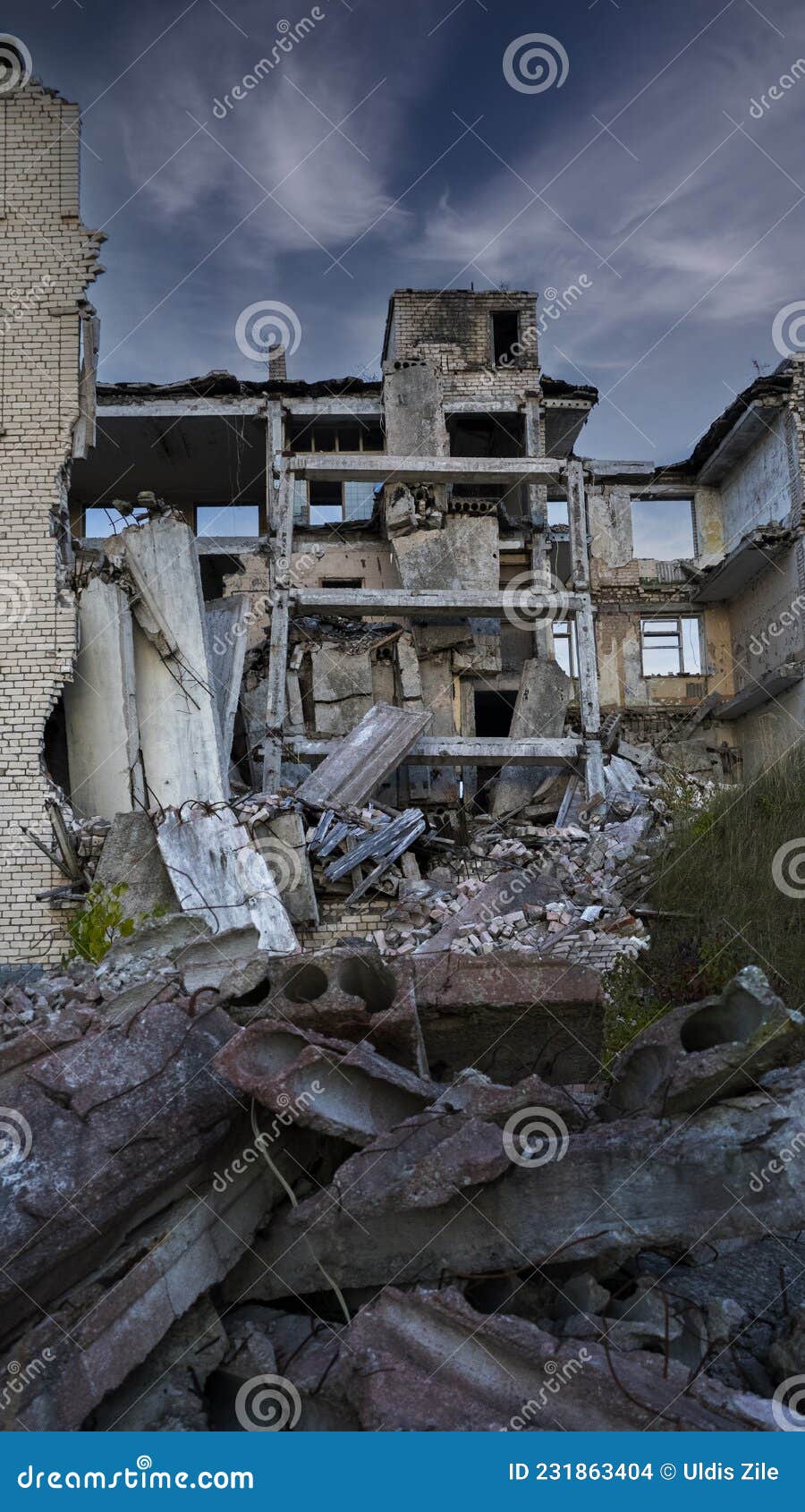 Collapsed Large Building after Disasted Collapsed Exposing Eartquake ...