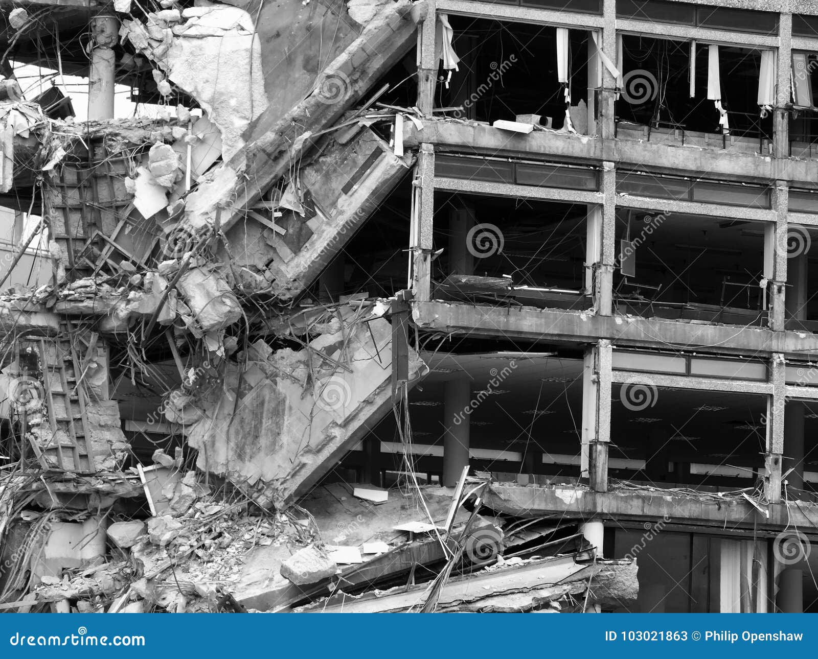 Collapsing Destroyed Large Concrete Building Stock Image - Image of ...