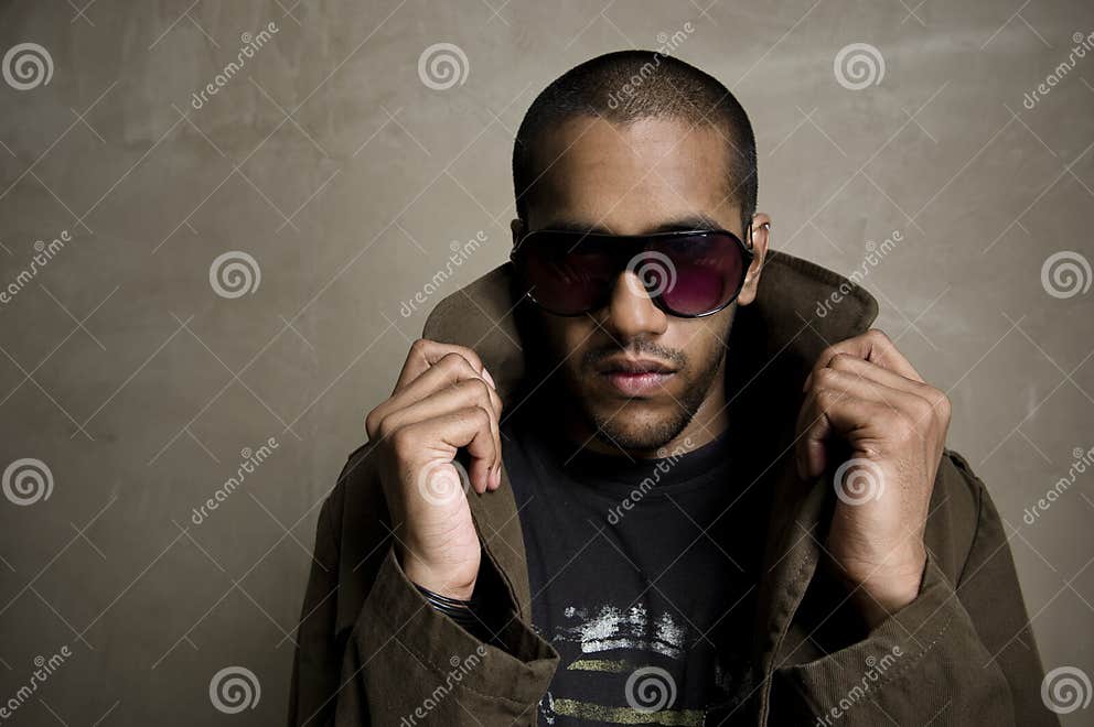 Collar hecho estallar foto de archivo. Imagen de indio - 13446376