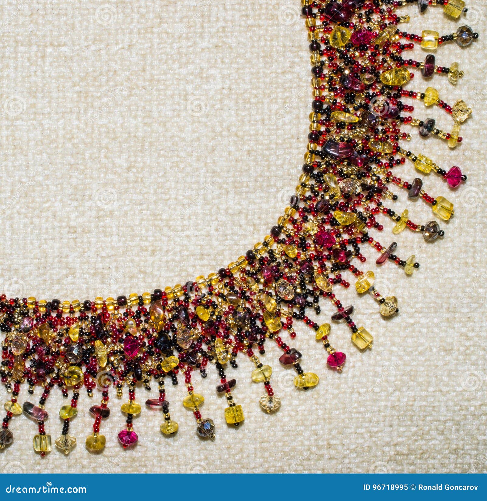 Collar maya imagen de archivo. Imagen de textura, guijarros - 96718995