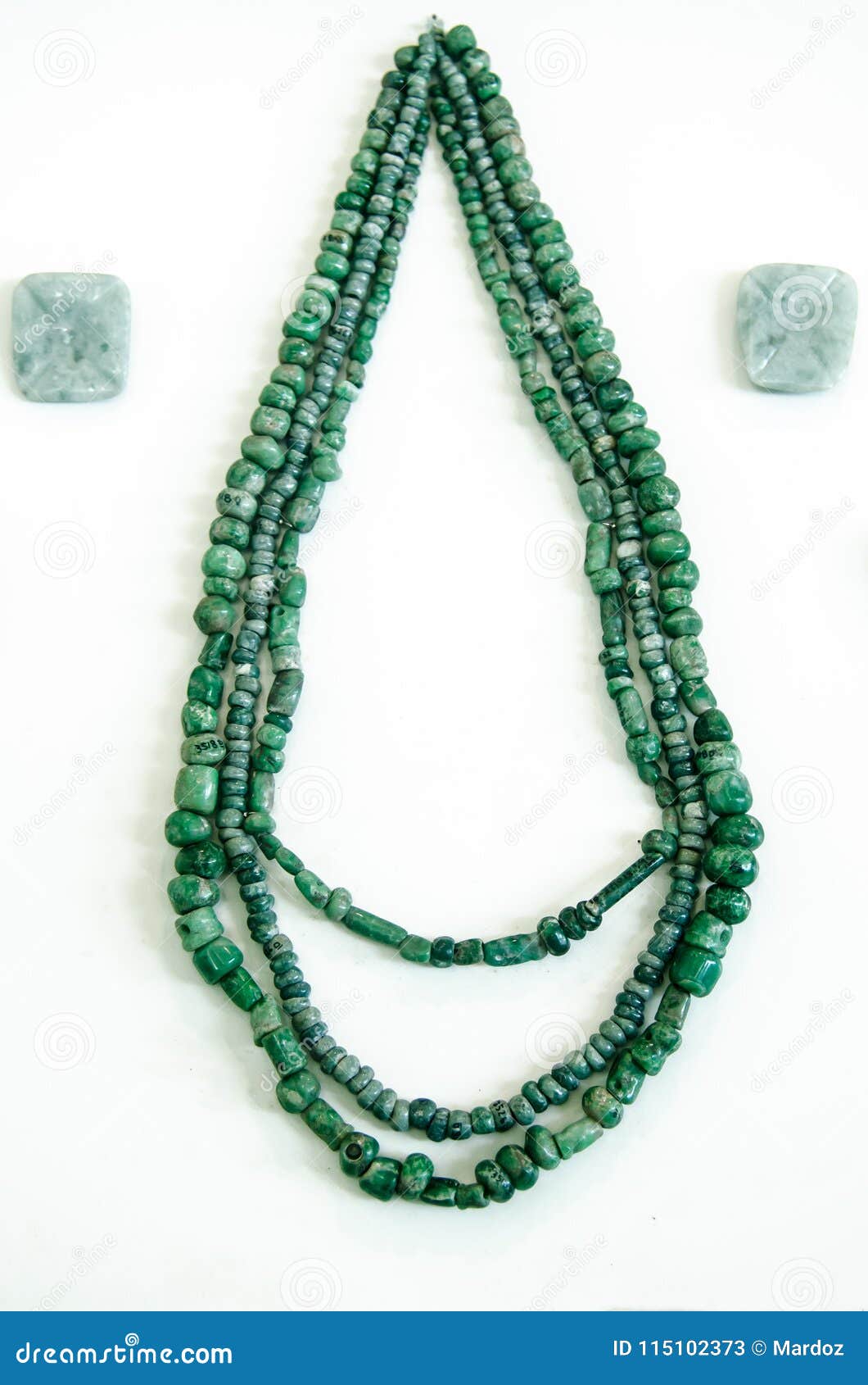 Collar Maya Antiguo Del Jade Imagen de archivo - Imagen de cara, objeto ...