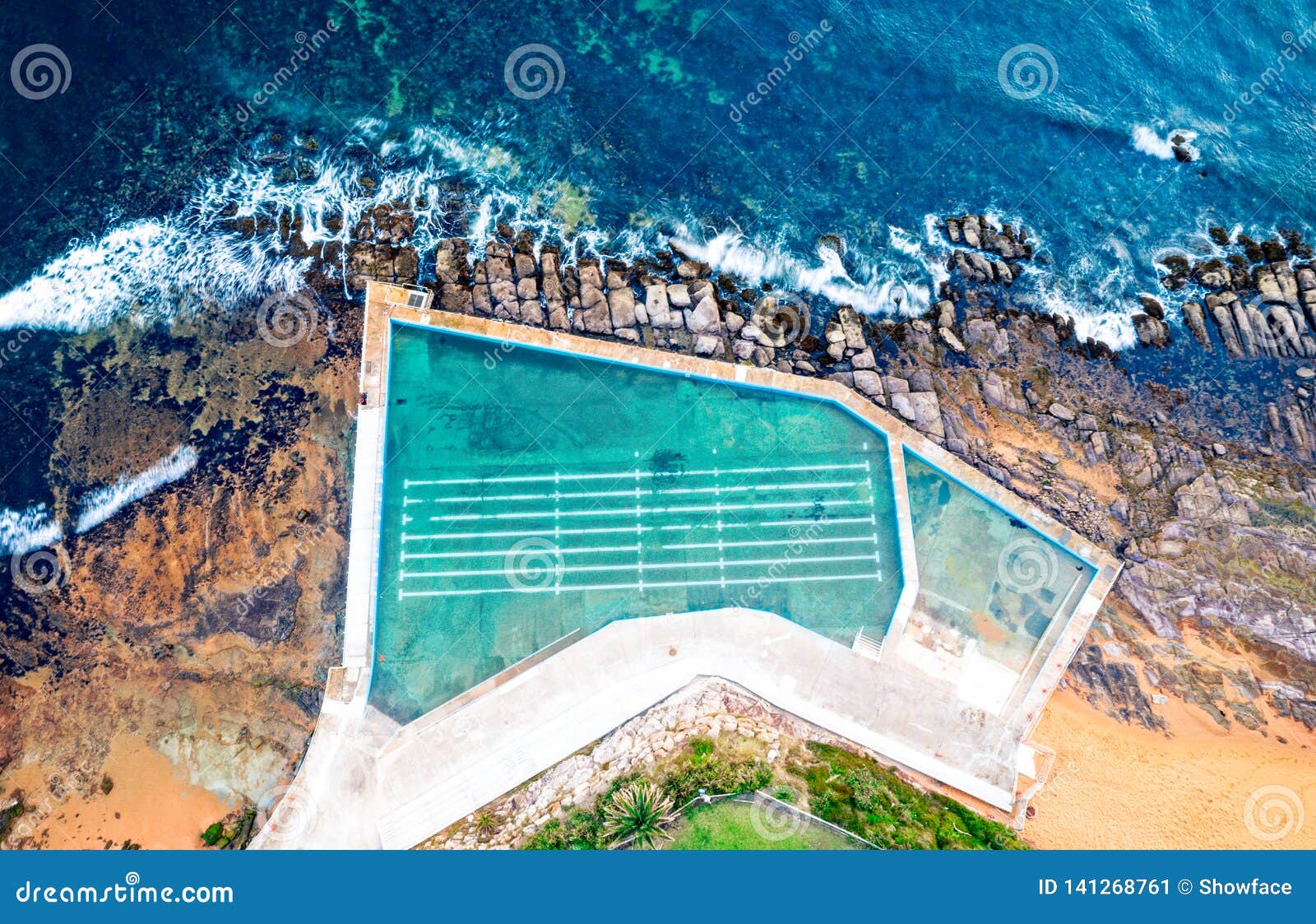 Collaroy Rock Pool and Ocean Views from Above Stock Image - Image of ...