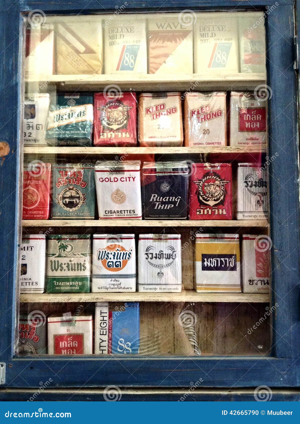 Collection Cigarette. Editorial Image - Image: 42665790