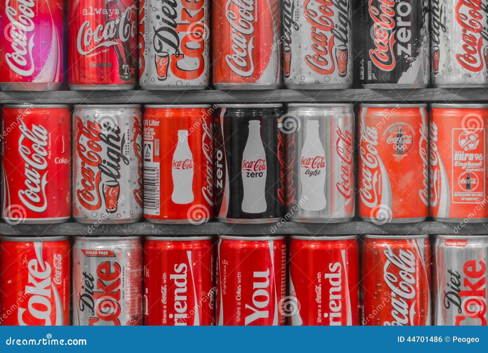 Collection De Boîtes De Coca-cola Photo éditorial - Image du marque ...