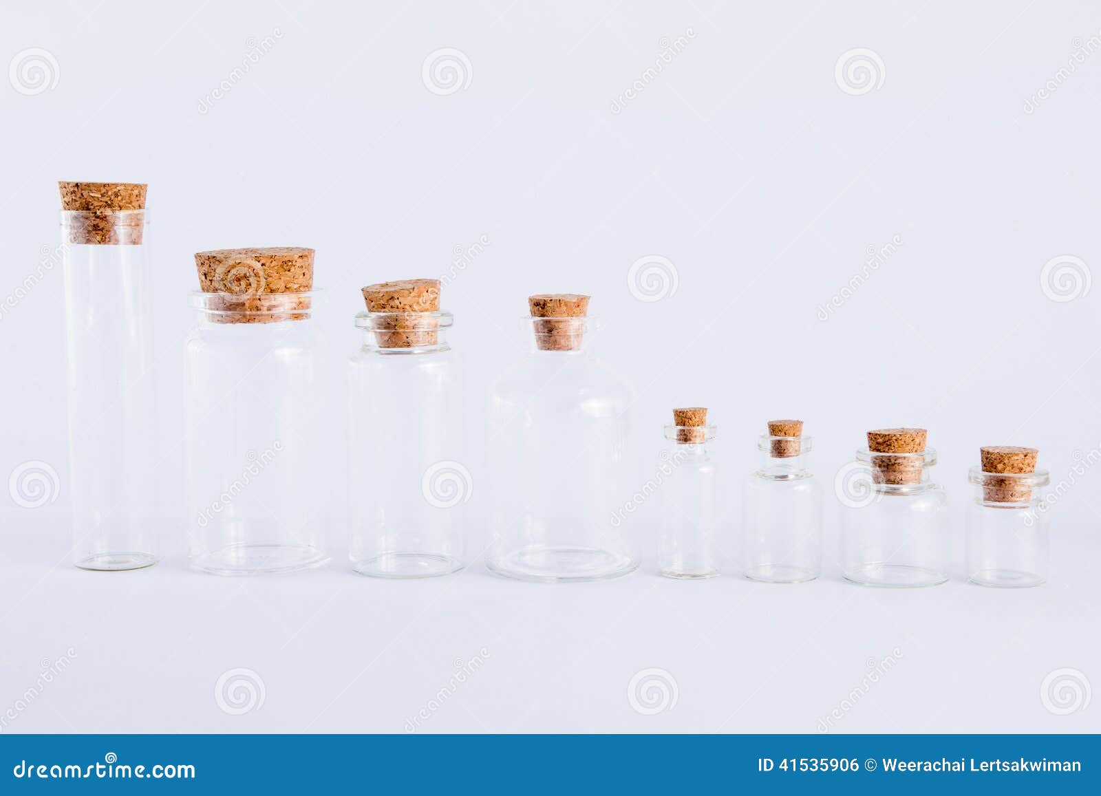 Collection De Bouteilles En Verre Vide, Photo stock - Image du espace ...
