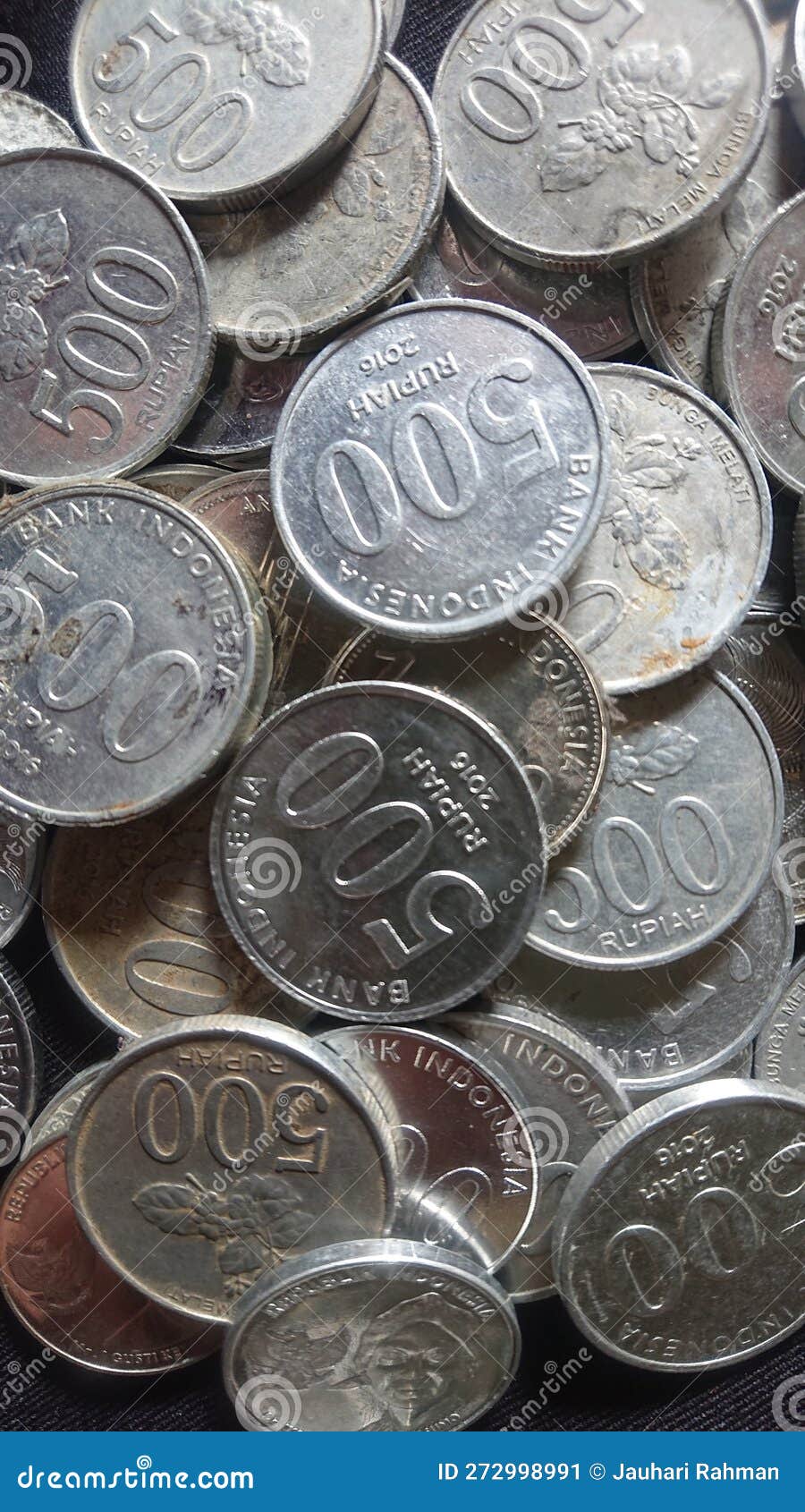 A Collection of 500 Indonesian Rupiah Coins Stock Image - Image of ...