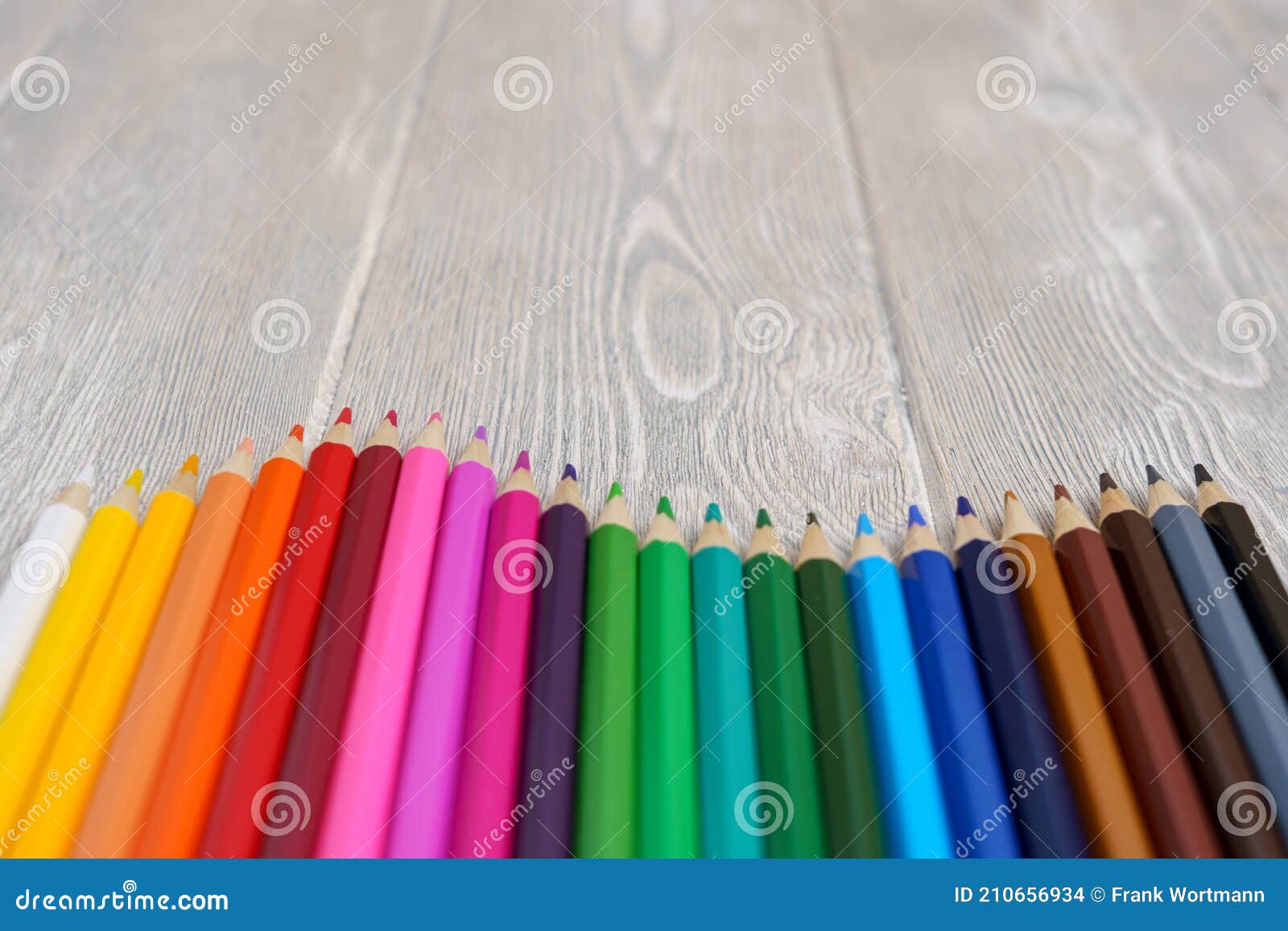 Collection of Rainbow Spectrum Color Crayons Stock Photo - Image of ...