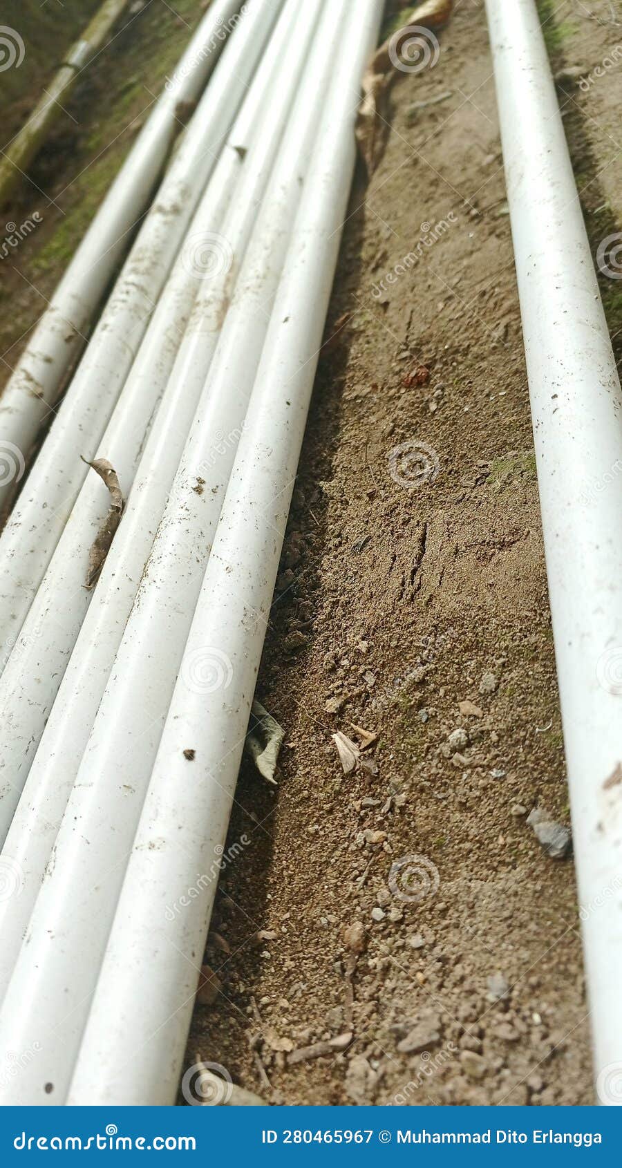 Paralon Pipes That Are Connected Are Tied Using Rubber To Provide Water ...