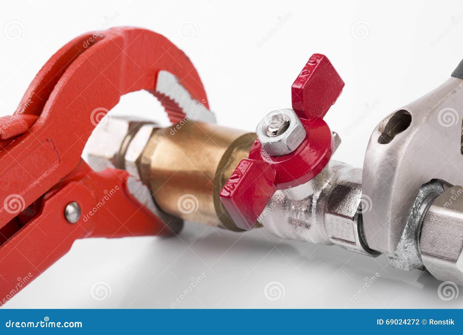 Collegamento E Chiave Stringitubo Della Valvola Dell'impianto Idraulico ...