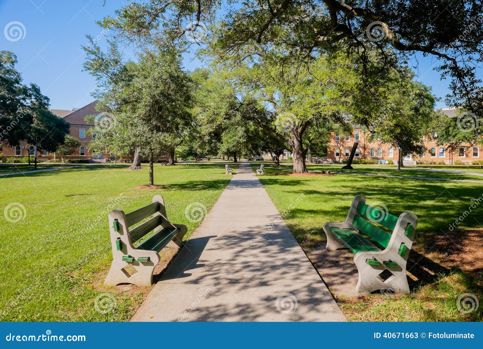 College campus stock image. Image of bench, lawn, beauty - 40671663