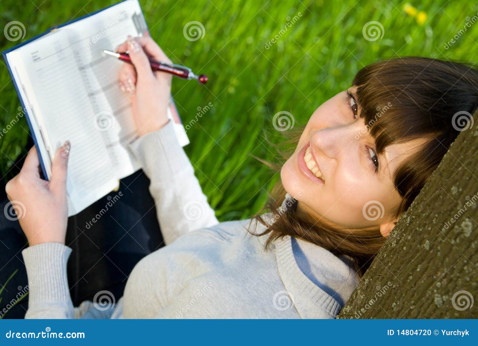 College Student Reading a Book Stock Photo - Image of lady, book: 14804720