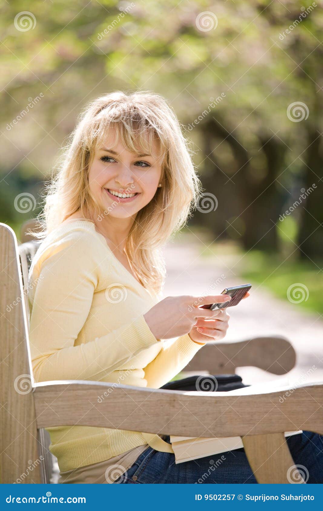 College student texting stock image. Image of back, happiness - 9502257