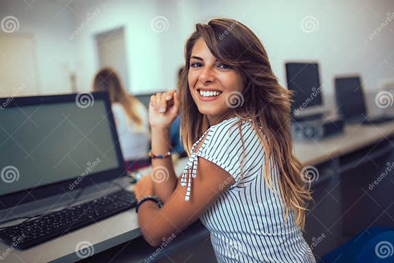 College Students in a Computer Lab Stock Image - Image of education ...