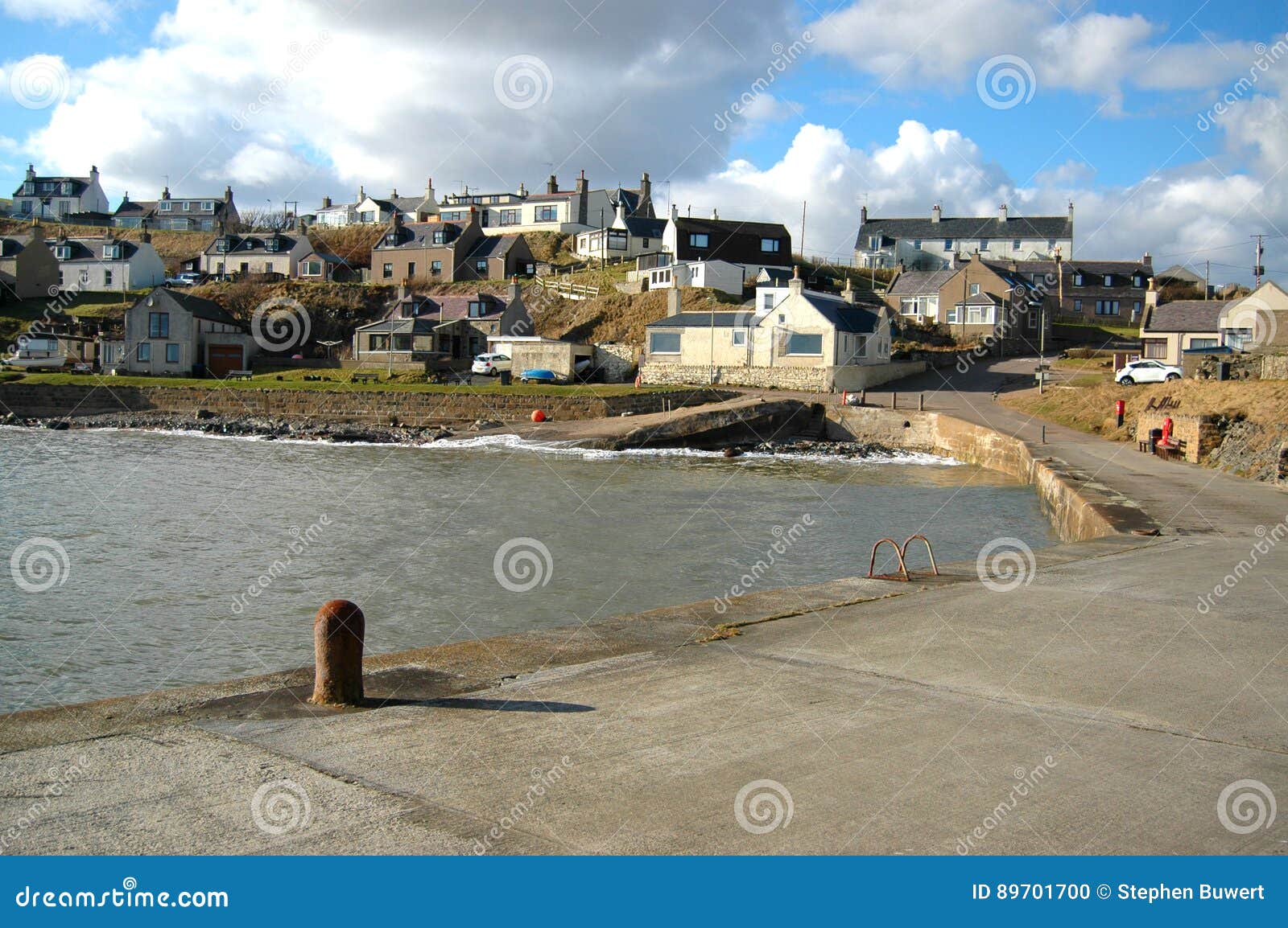 Collieston, Aberdeenshire stockfoto. Bild von sonnig - 89701700