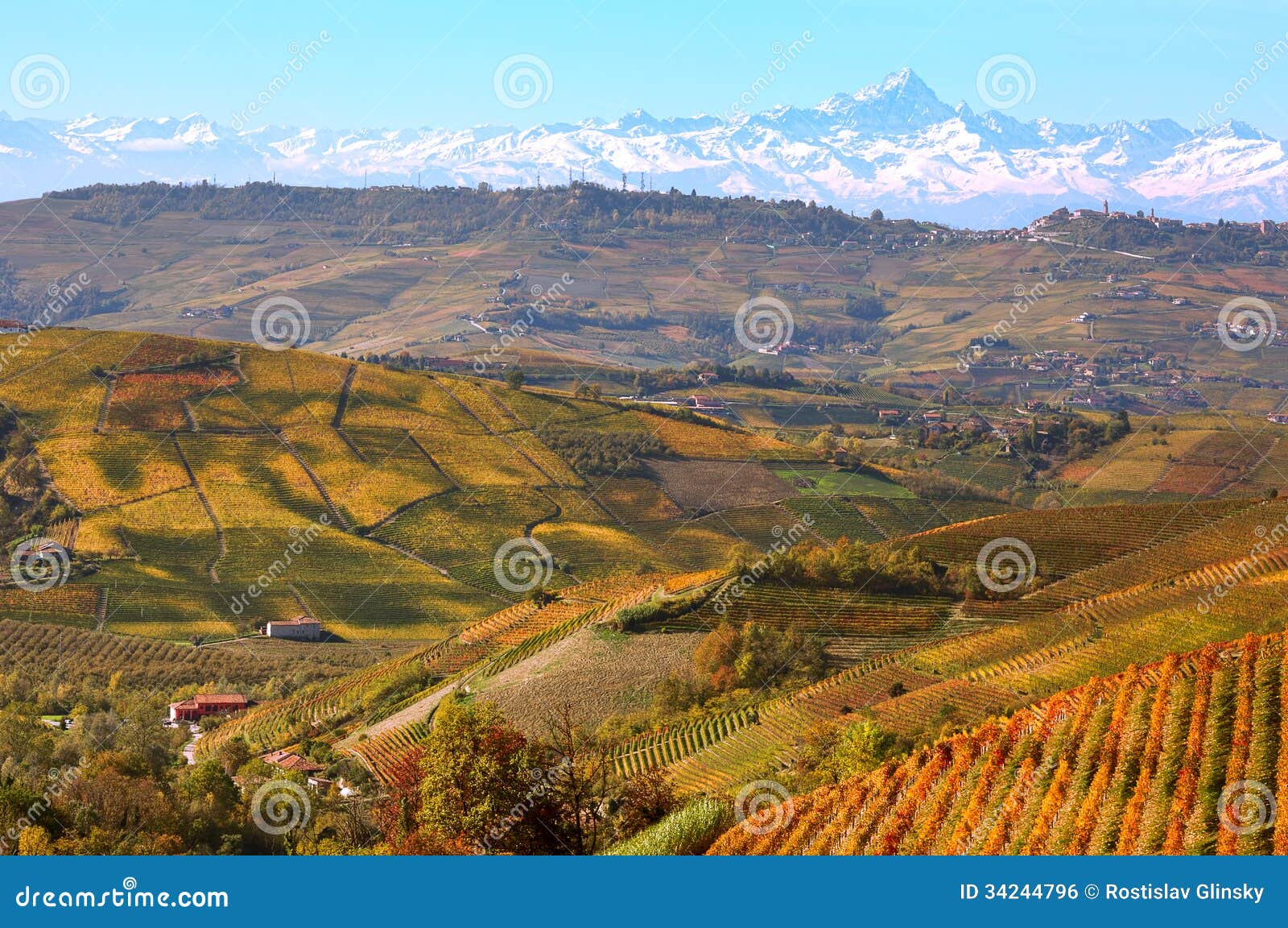 Colline E Montagne. Piemonte, Italia. Fotografia Stock - Immagine di ...
