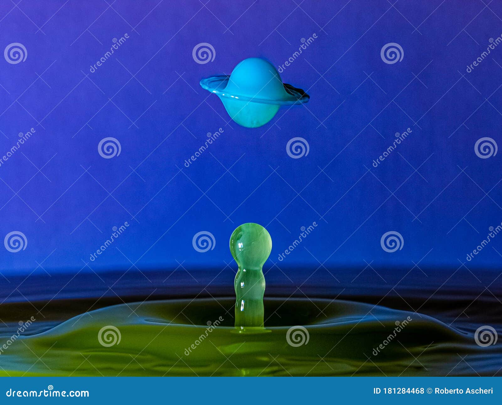 Collision between Droplets that Create a Spectacular Saturno Effect ...