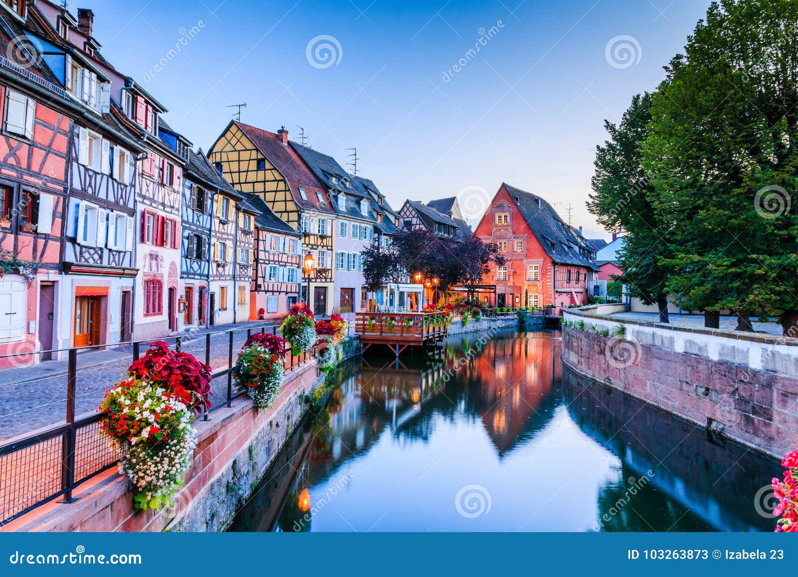 Colmar, Francia imagen de archivo. Imagen de edificios - 103263873