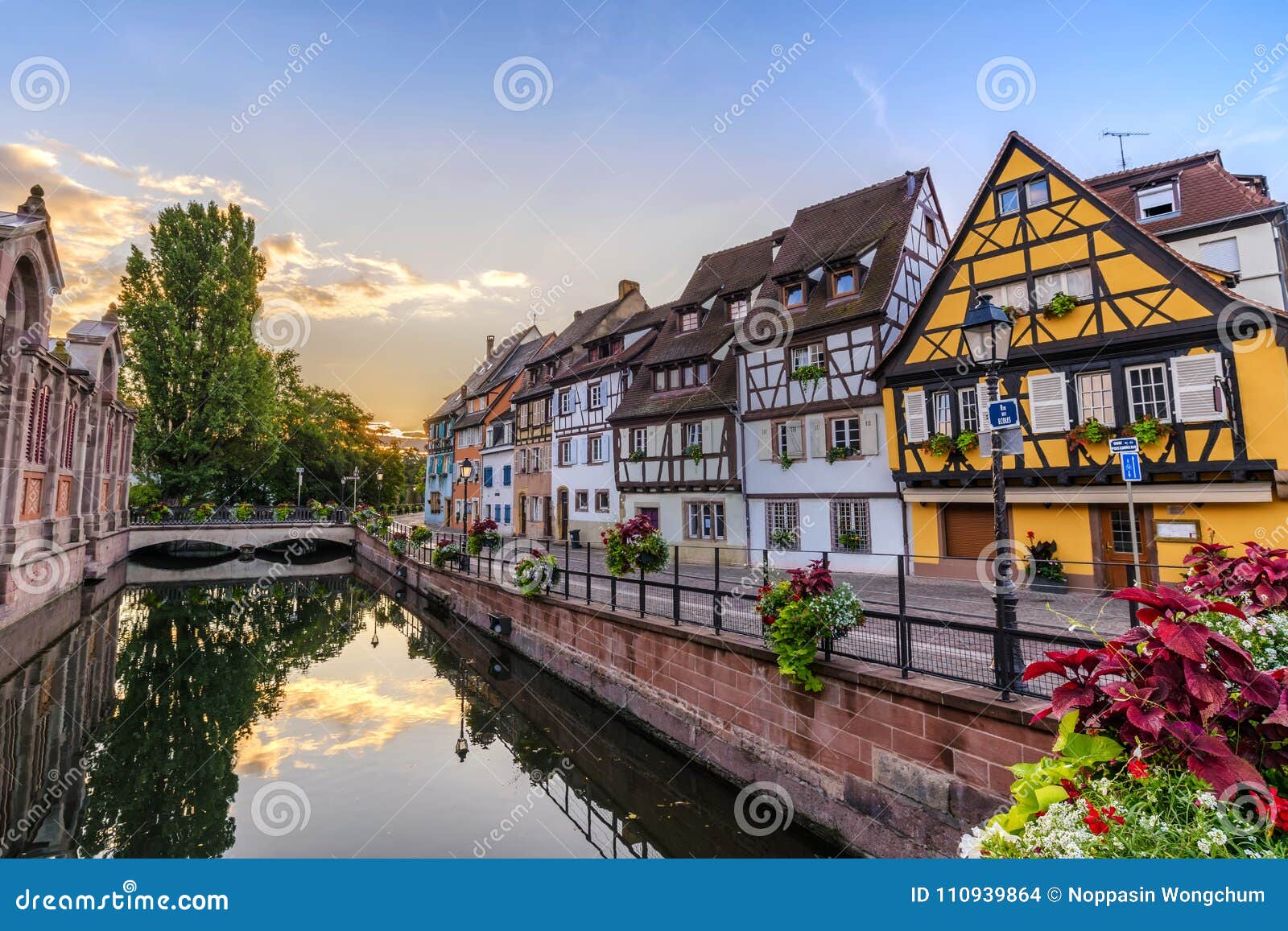 Colmar Francia fotografia stock. Immagine di alba, alsazia - 110939864