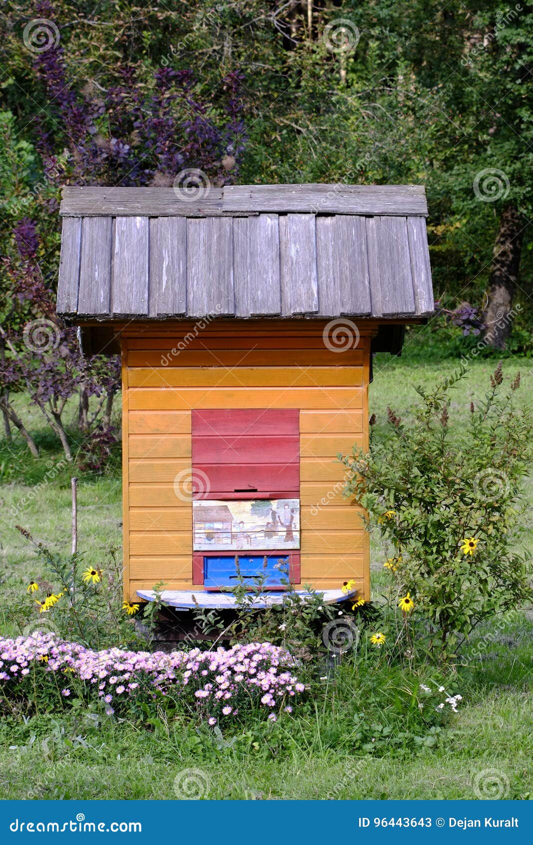 Colmena Eslovena Tradicional Imagen de archivo - Imagen de brillante ...