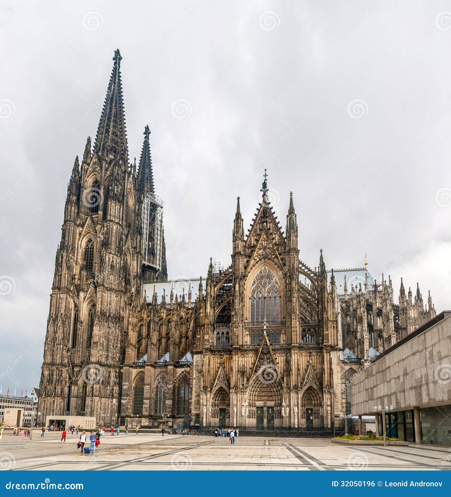 Cologne Cathedral Koelner Dom Seen Museum Ludwig Square, Germany ...