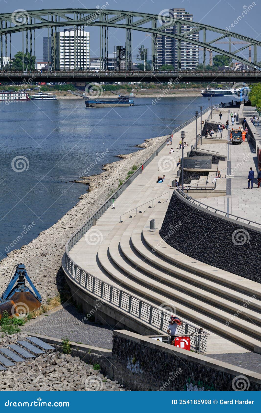 Low Water Level on the Rhine Boulevard in Cologne Editorial Stock Photo ...