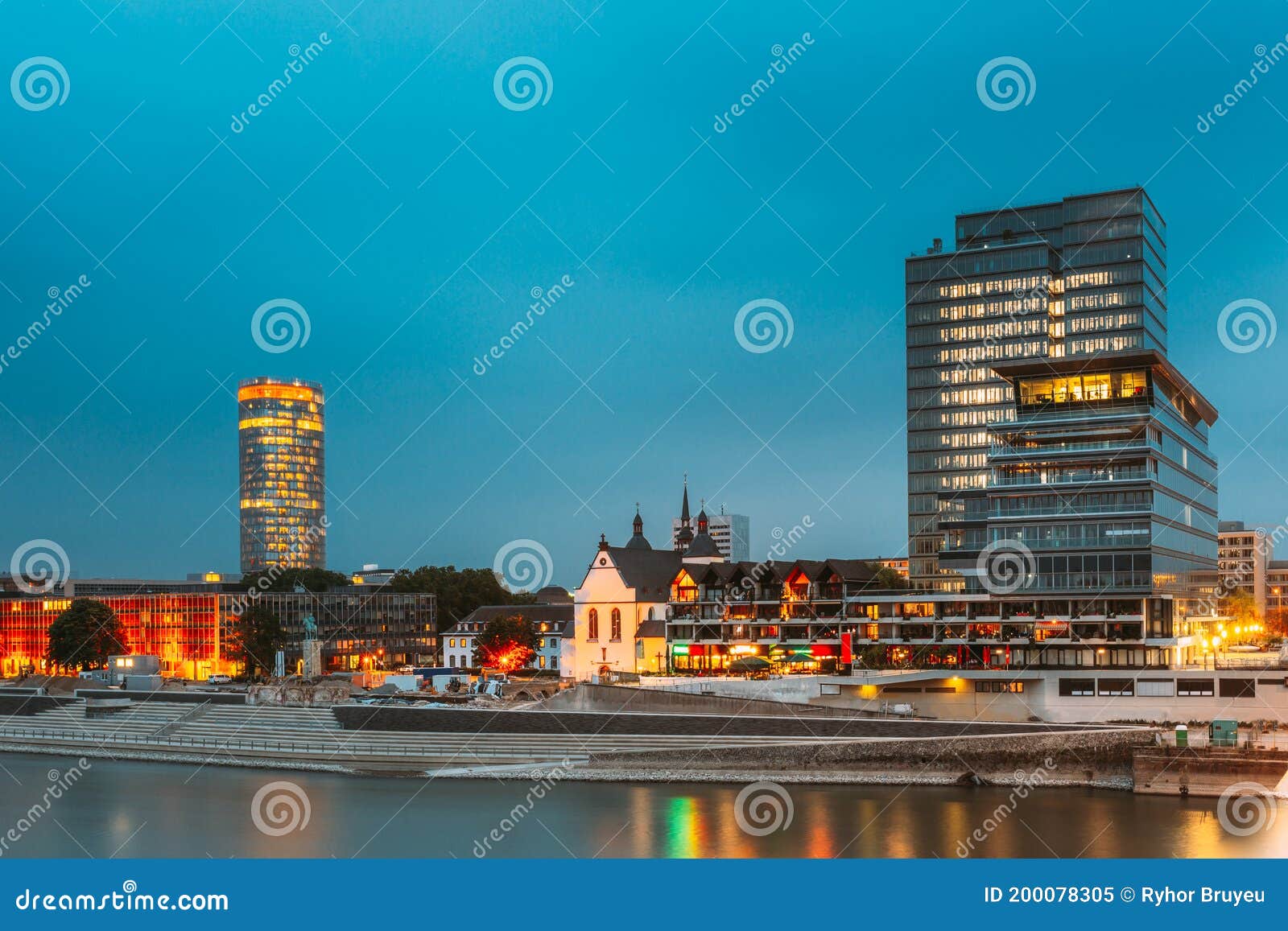 Cologne Modern Waterfront Buildings, Kranhaus Building Complex Stock ...