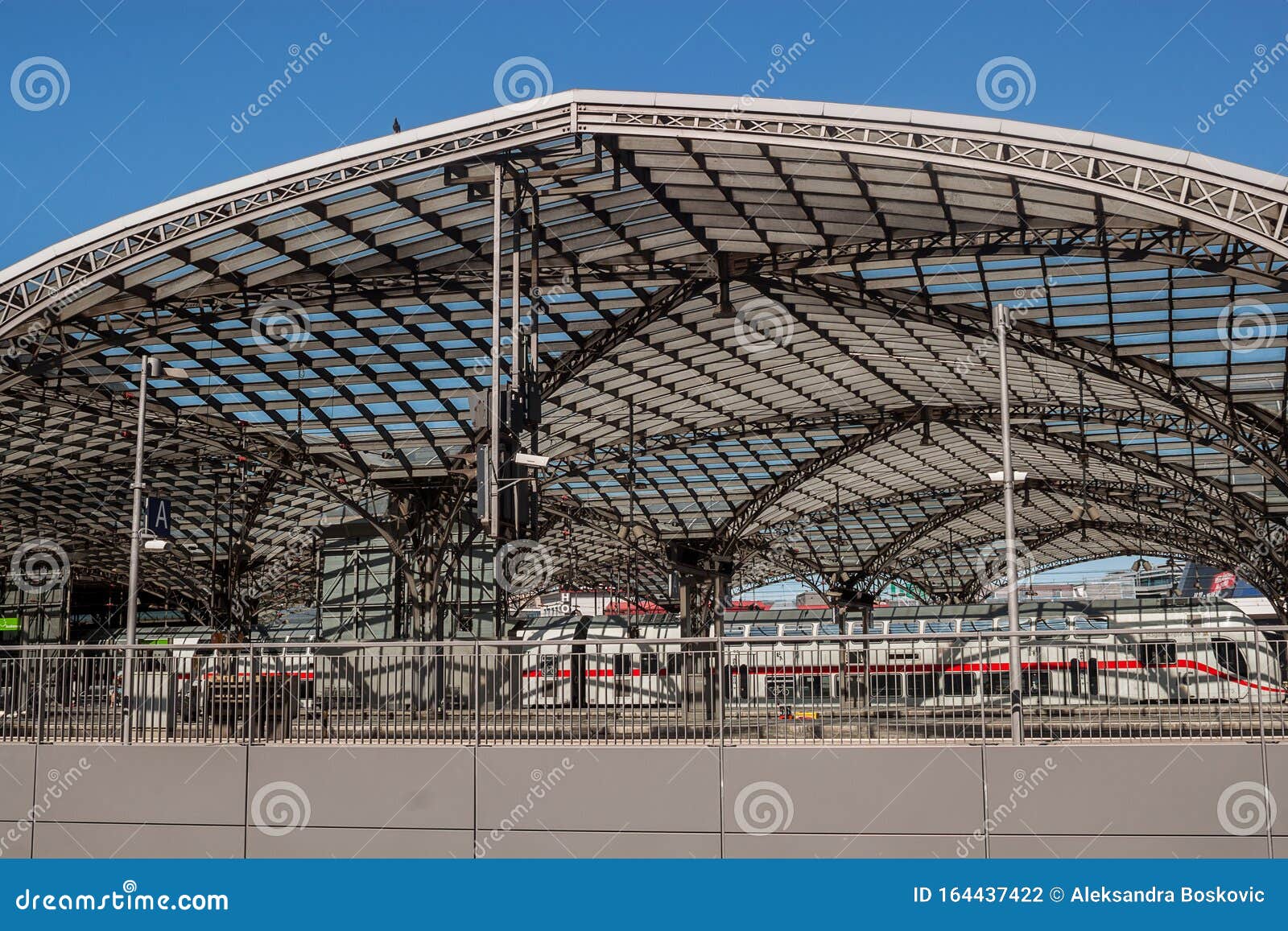 Cologne main train station editorial photography. Image of platform ...