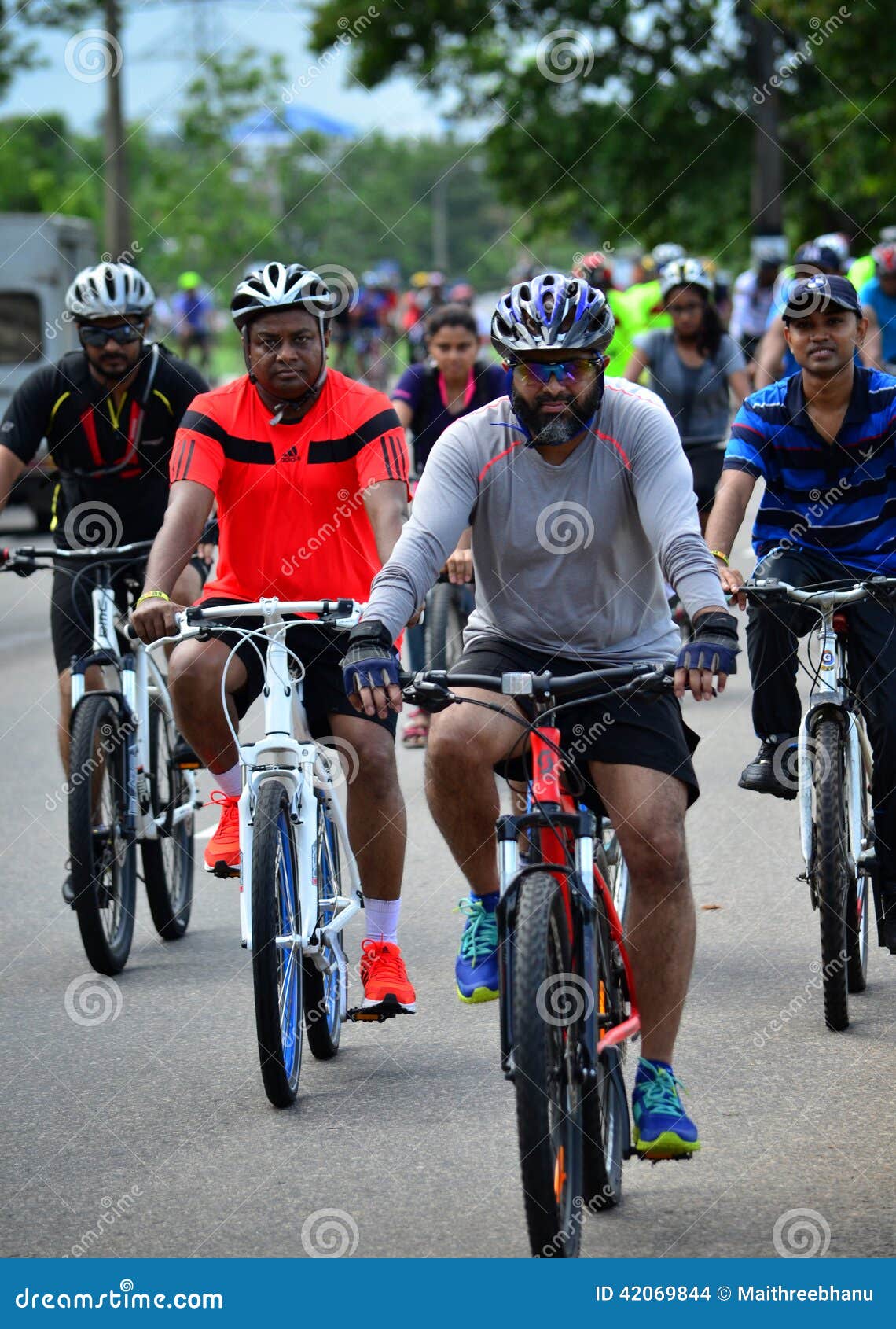 Colombo Cycle Fun Ride editorial stock image. Image of competitors - 42069844
