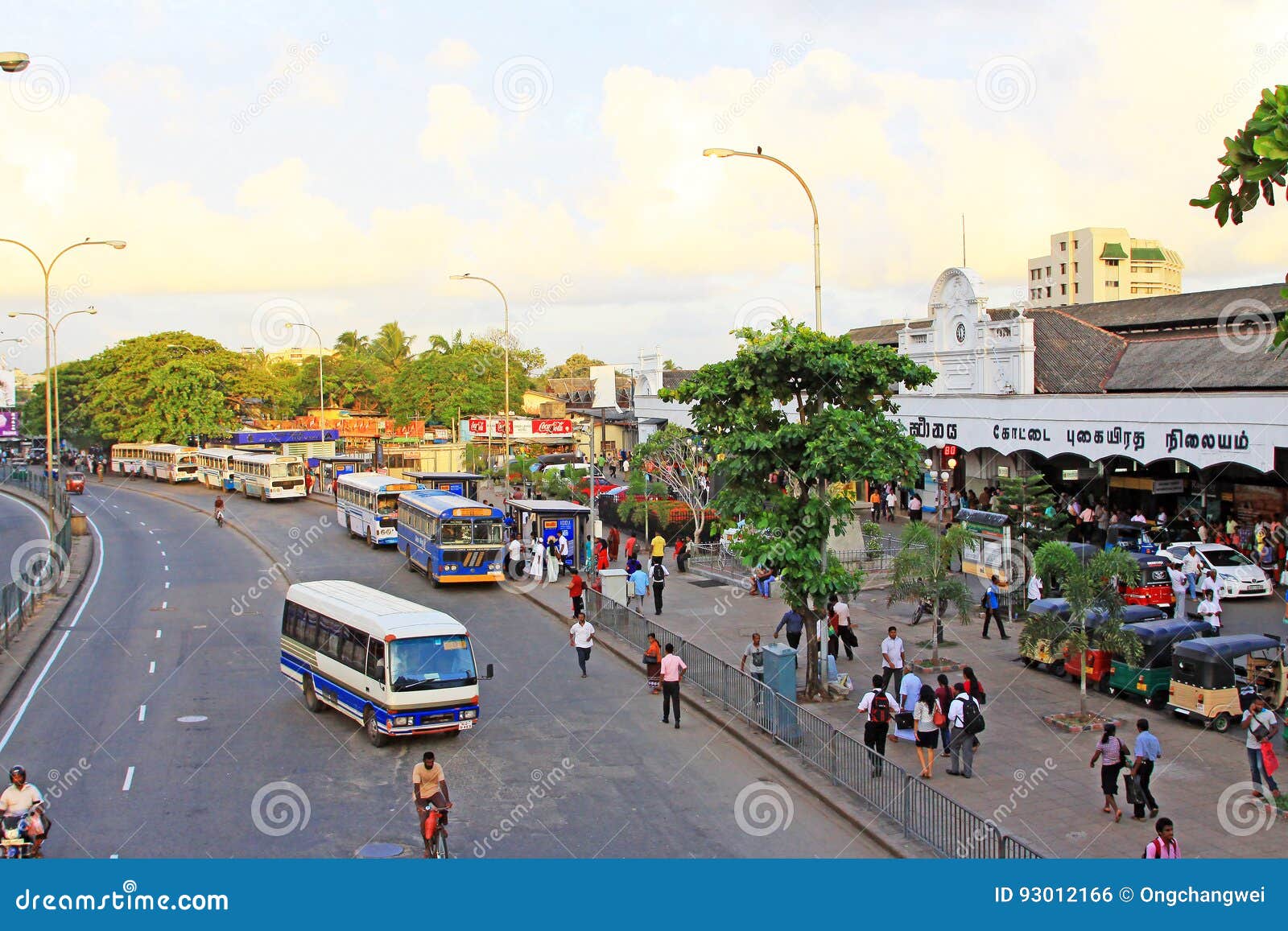 Colombo Fort Railway Station Editorial Photo - Image of travel, tourist ...