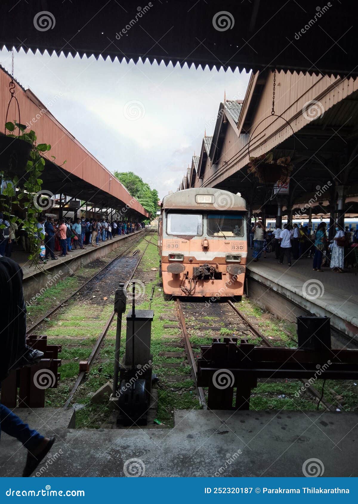 Colombo railway station editorial photography. Image of explore - 252320187