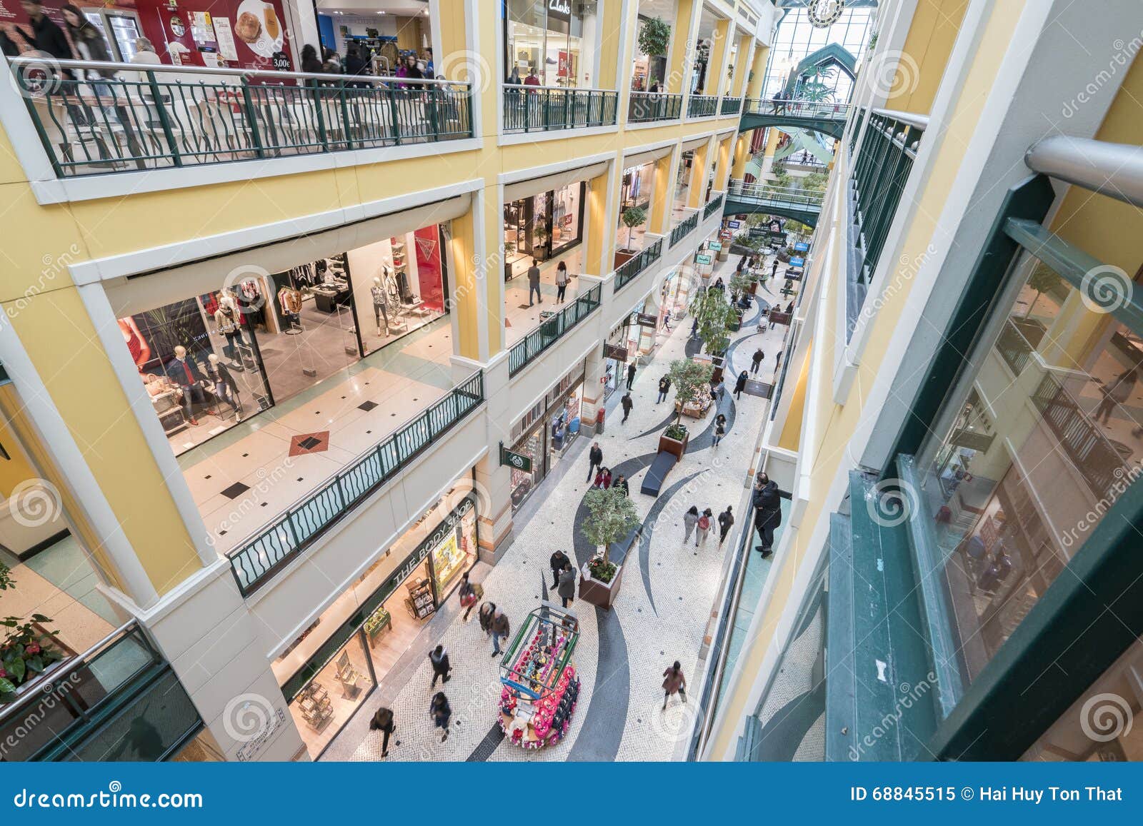 Colombo Shopping Center image éditorial. Image du rampe - 68845515