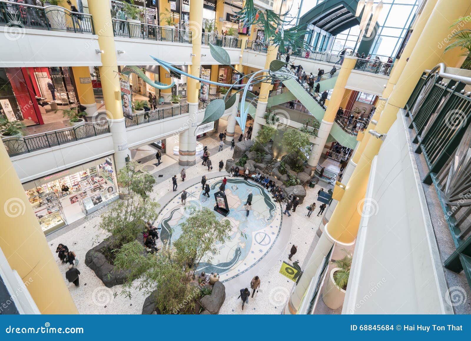 Colombo Shopping Center image stock éditorial. Image du escalators ...