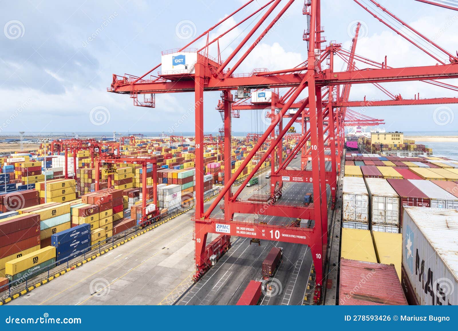 Colombo, Sri Lanka - Gantry Cranes in the Container Terminal. Editorial ...