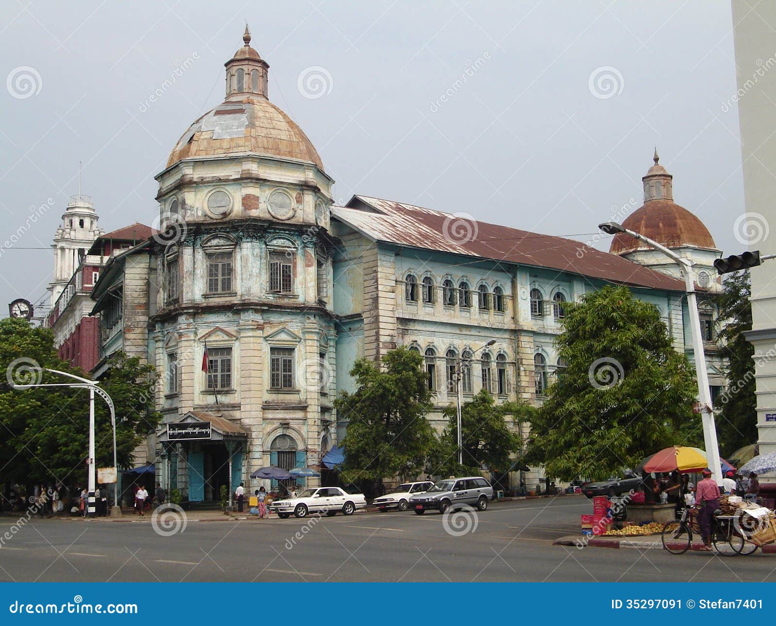 Colonial Building editorial photo. Image of building - 35297091