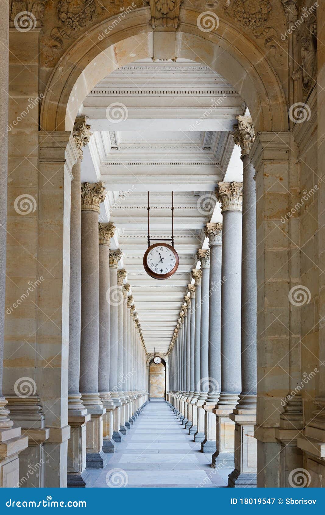 Colonnade stock image. Image of columns, monument, landmark - 18019547