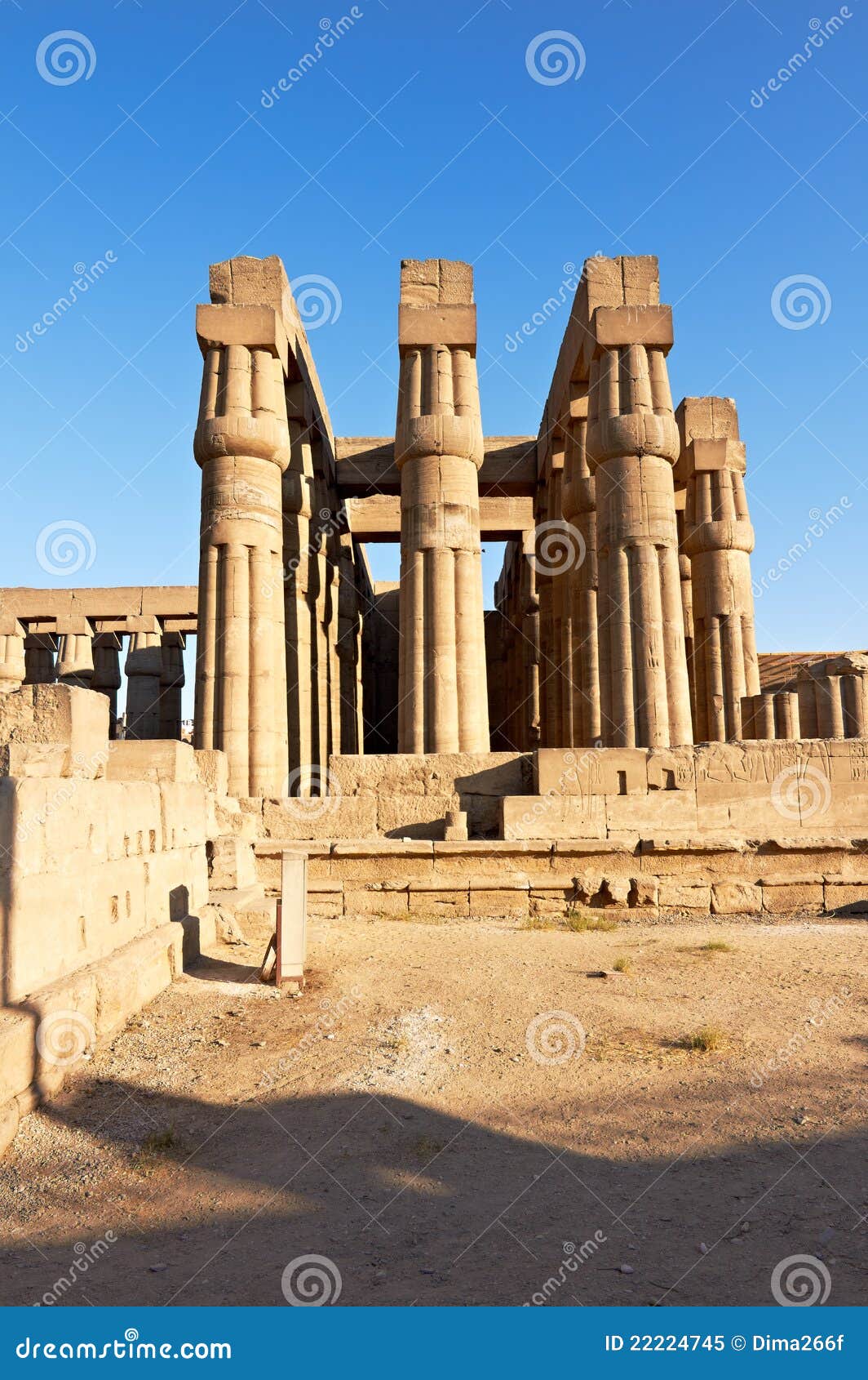 Colonnade of the Luxor Temple Stock Image - Image of kingdom, luxor ...