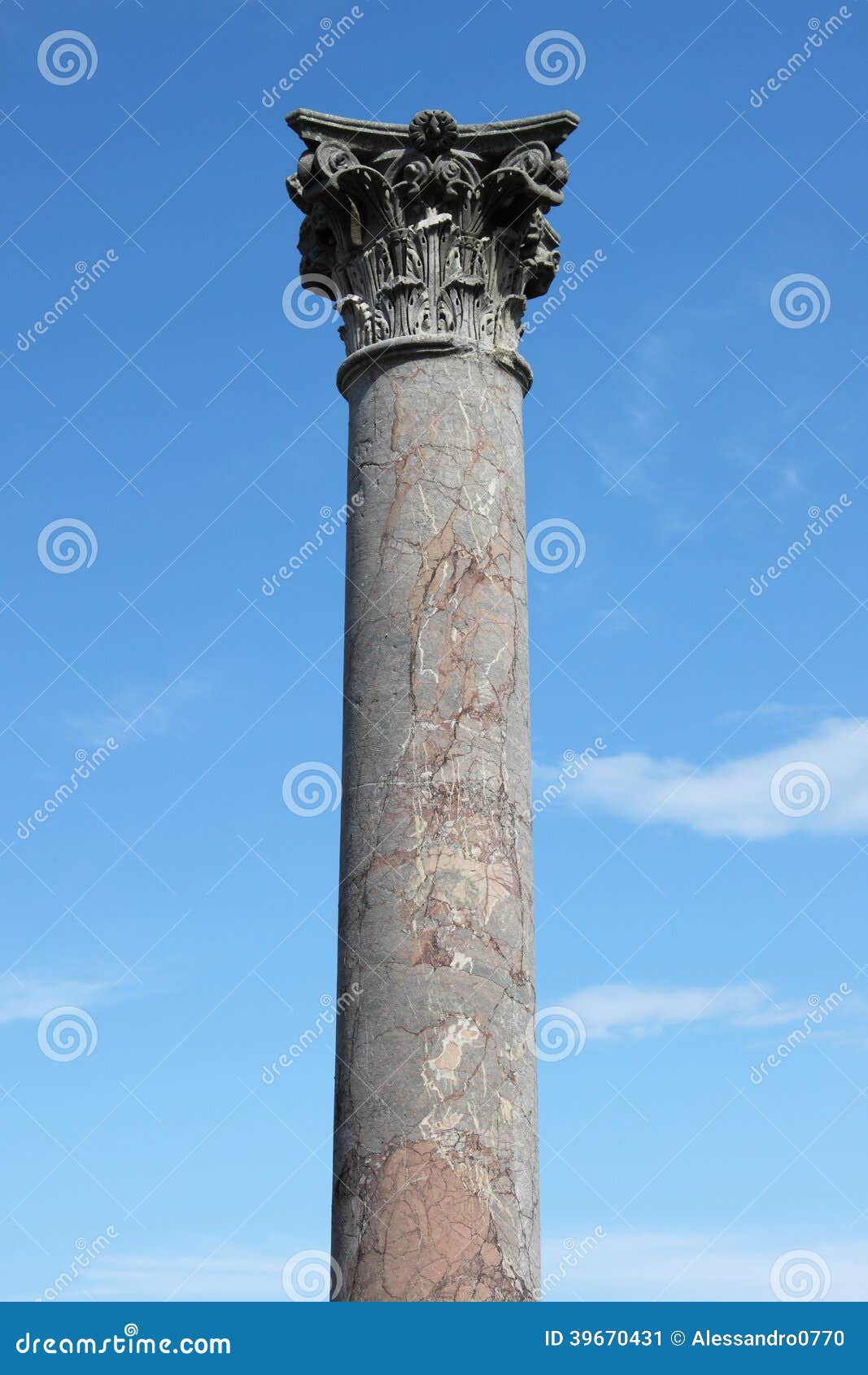 Colonne Corinthienne De Marbre Rouge Image stock - Image du extérieur ...