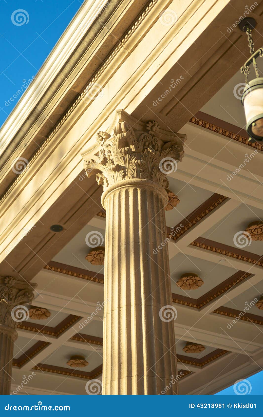 Colonne Corinthienne Grande Image stock - Image du palissades ...