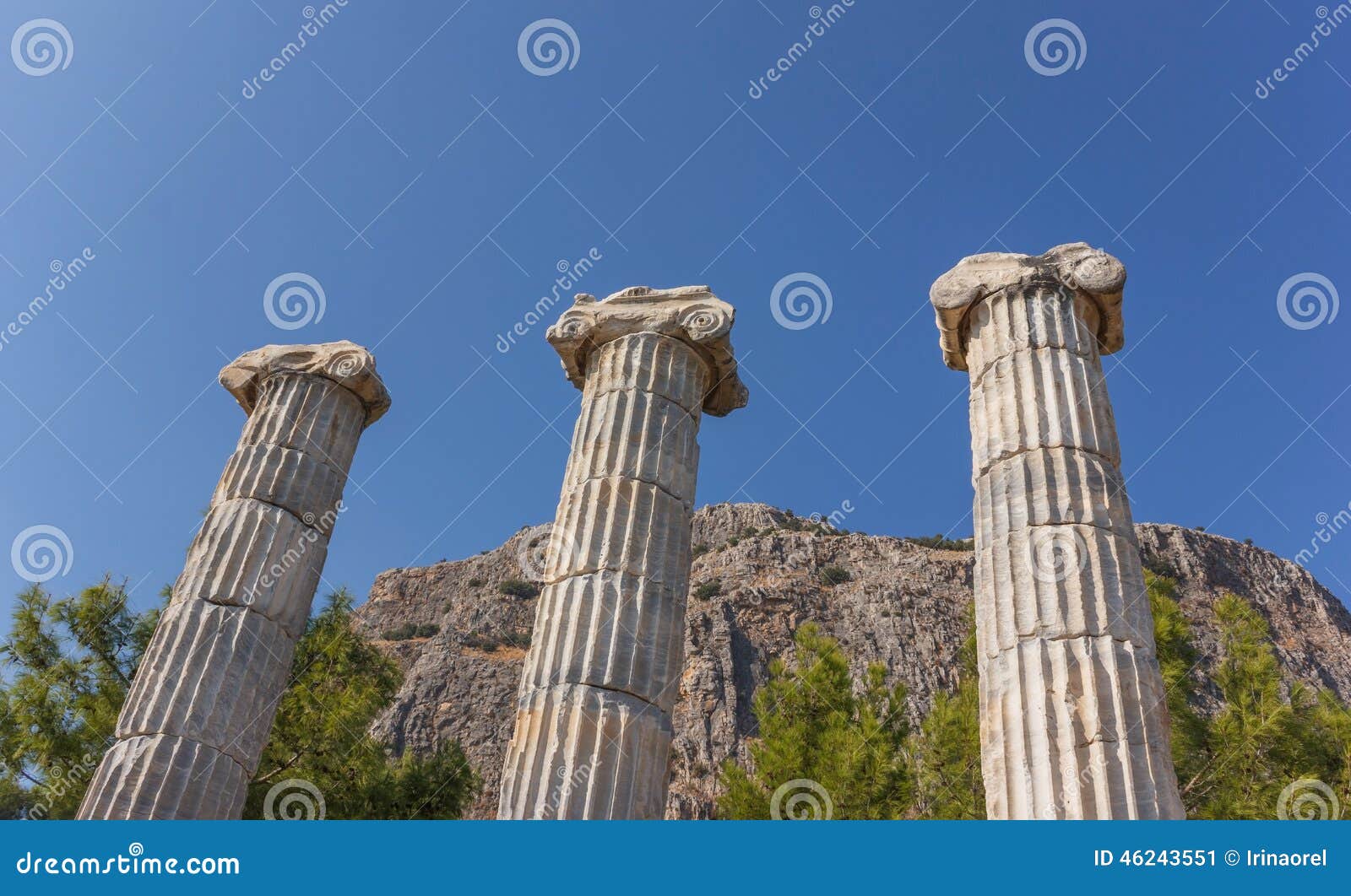 Colonne del tempio Atena immagine stock. Immagine di ionico - 46243551