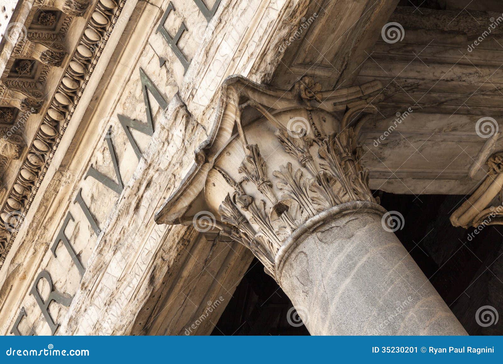 Colonne Doric Classique De Style Image stock - Image of dorique ...