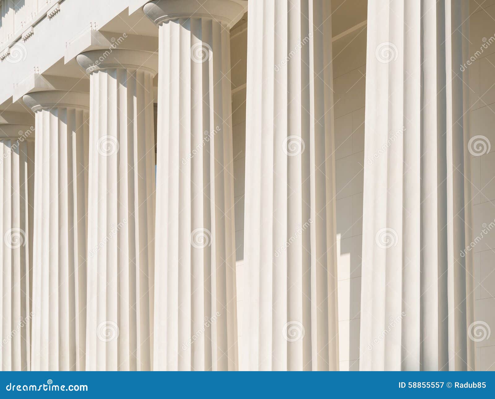 Colonne Doriche Del Tempio Antico Immagine Stock - Immagine di ionico ...