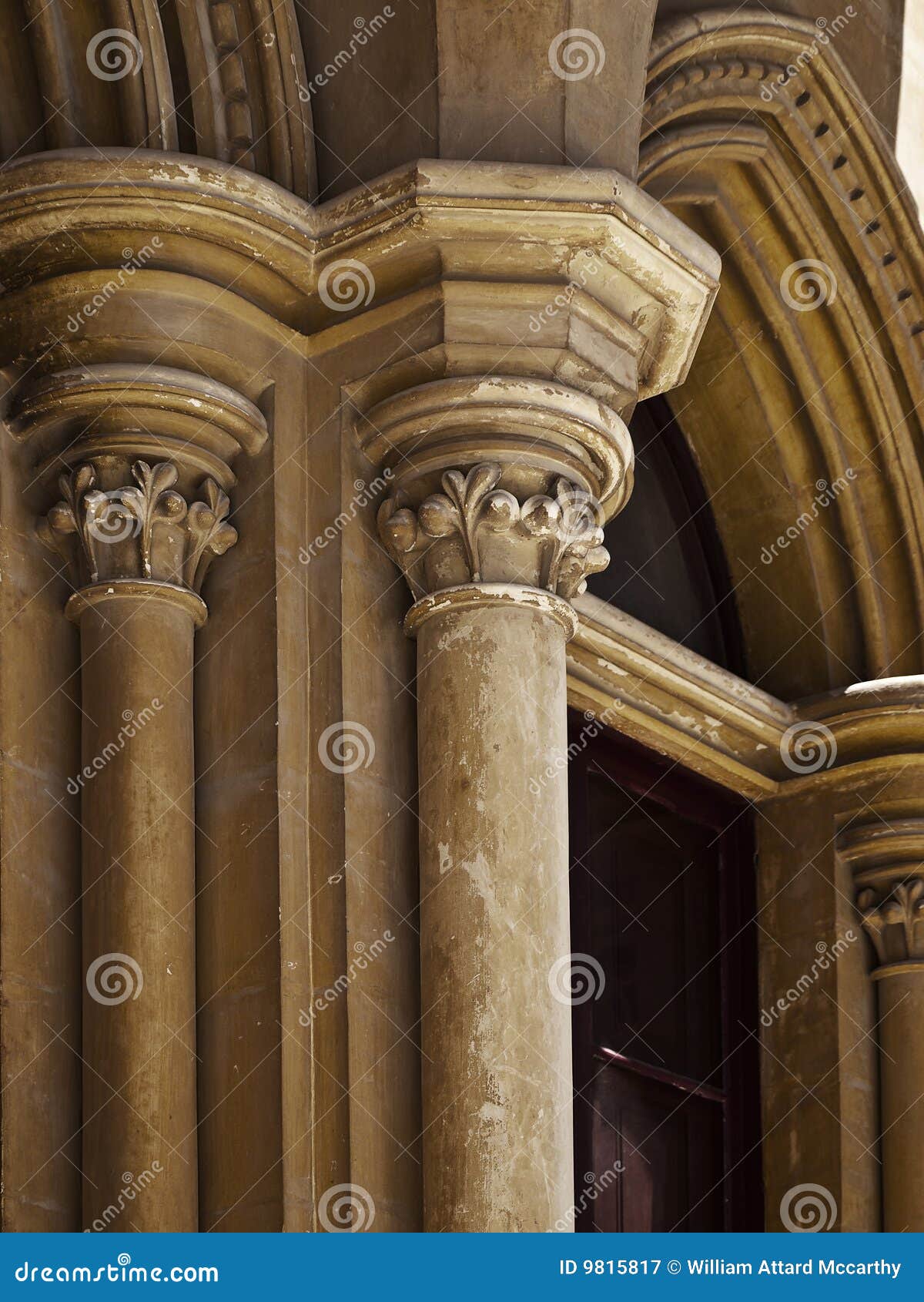 Colonne gotiche immagine stock. Immagine di colonna, calcare - 9815817