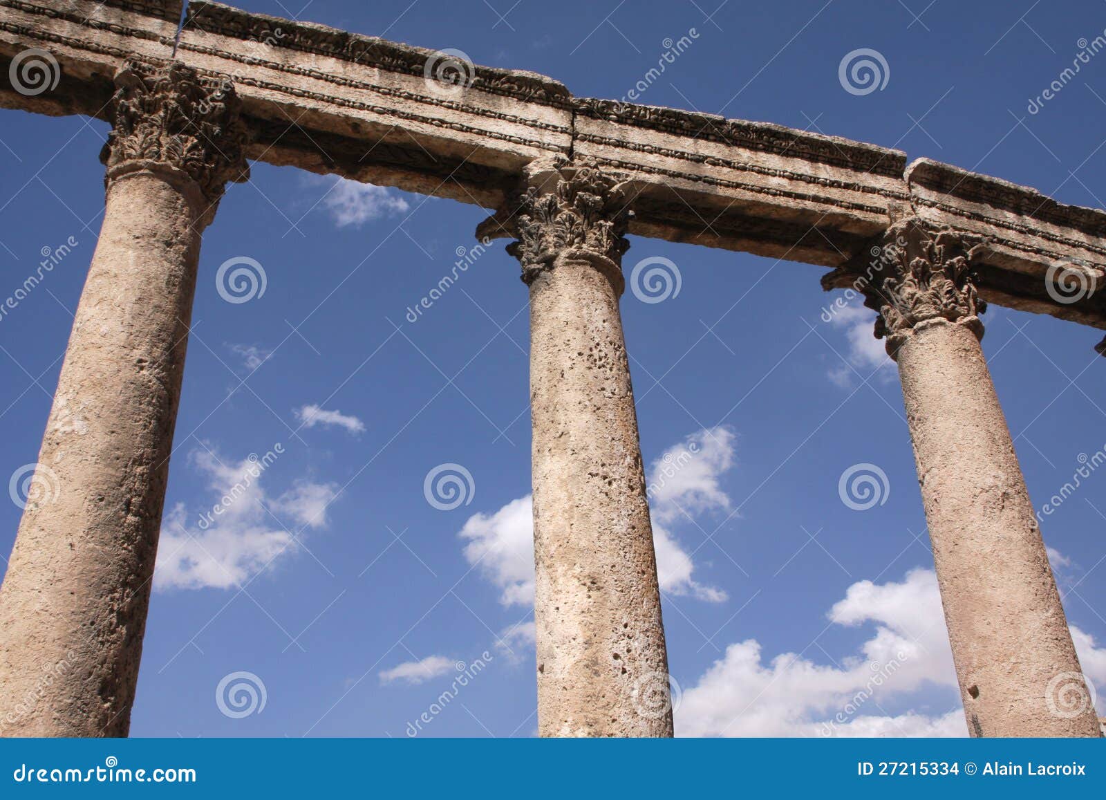 Colonne greche fotografia stock. Immagine di alto, pietra - 27215334