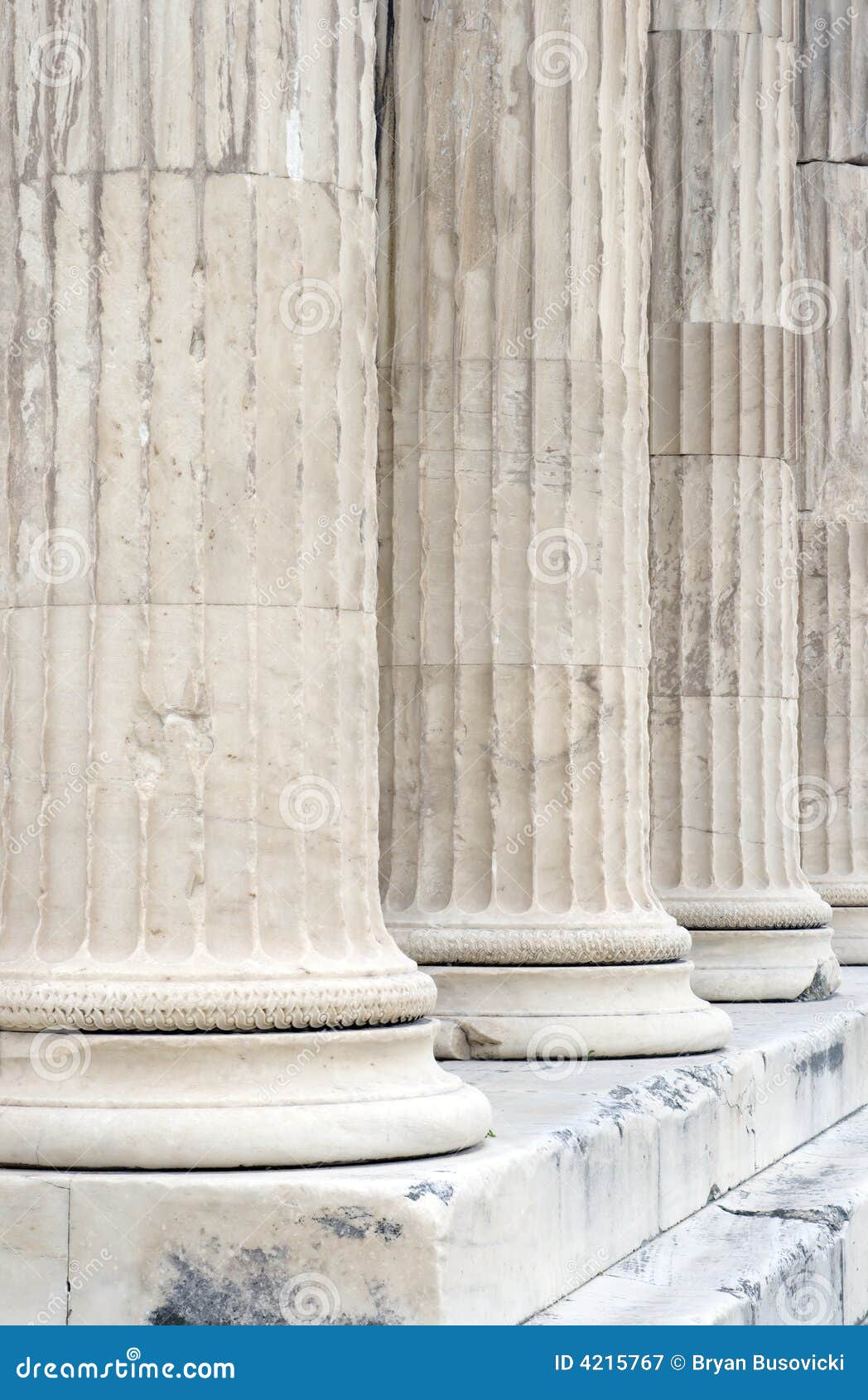 Colonne greche immagine stock. Immagine di scala, base - 4215767