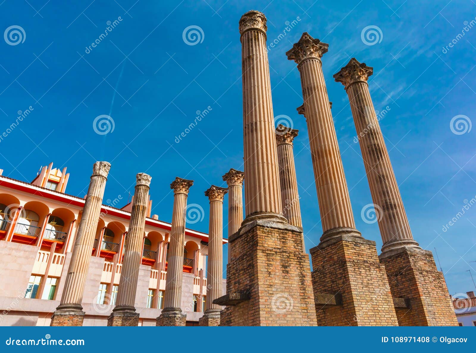 Colonne Romane Del Tempio, Cordova, Spagna Fotografia Stock - Immagine ...